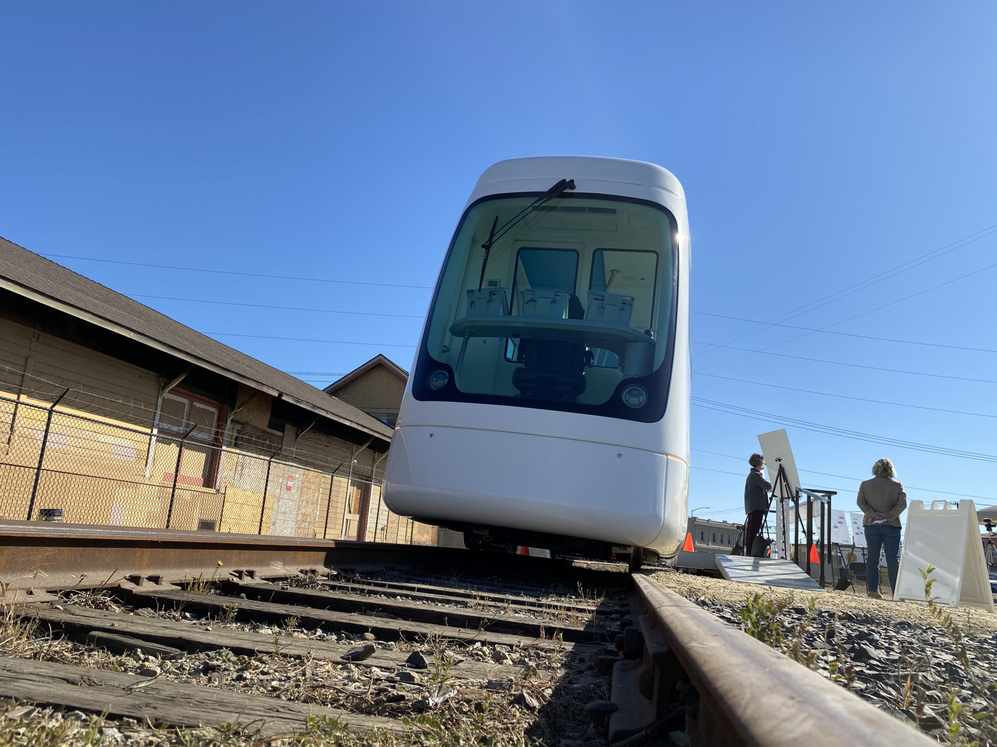 Coast Futura - A Modern, Battery-Electric Streetcar / Tram of the ...